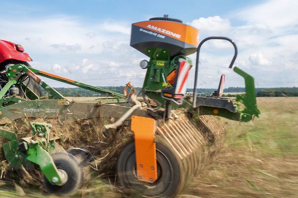 GreenDrill – uniwersalny siewnik nabudowany do siewu drobnych nasion i poplonów