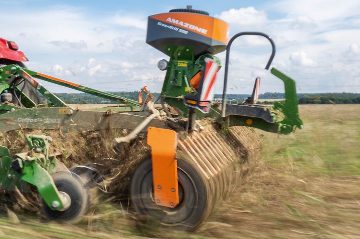GreenDrill – uniwersalny siewnik nabudowany do siewu drobnych nasion i poplonów